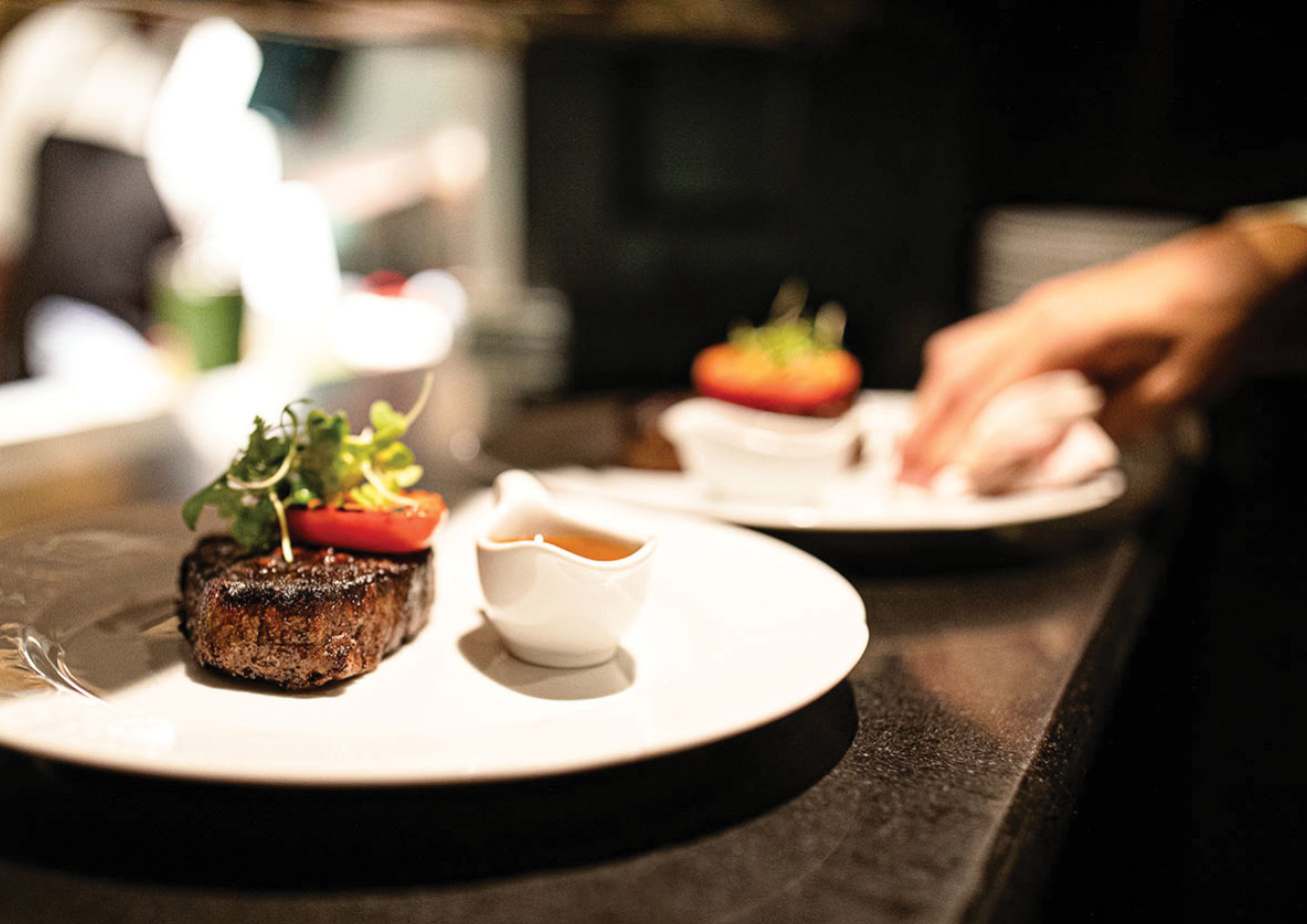 Restaurant – Peninsula Grill